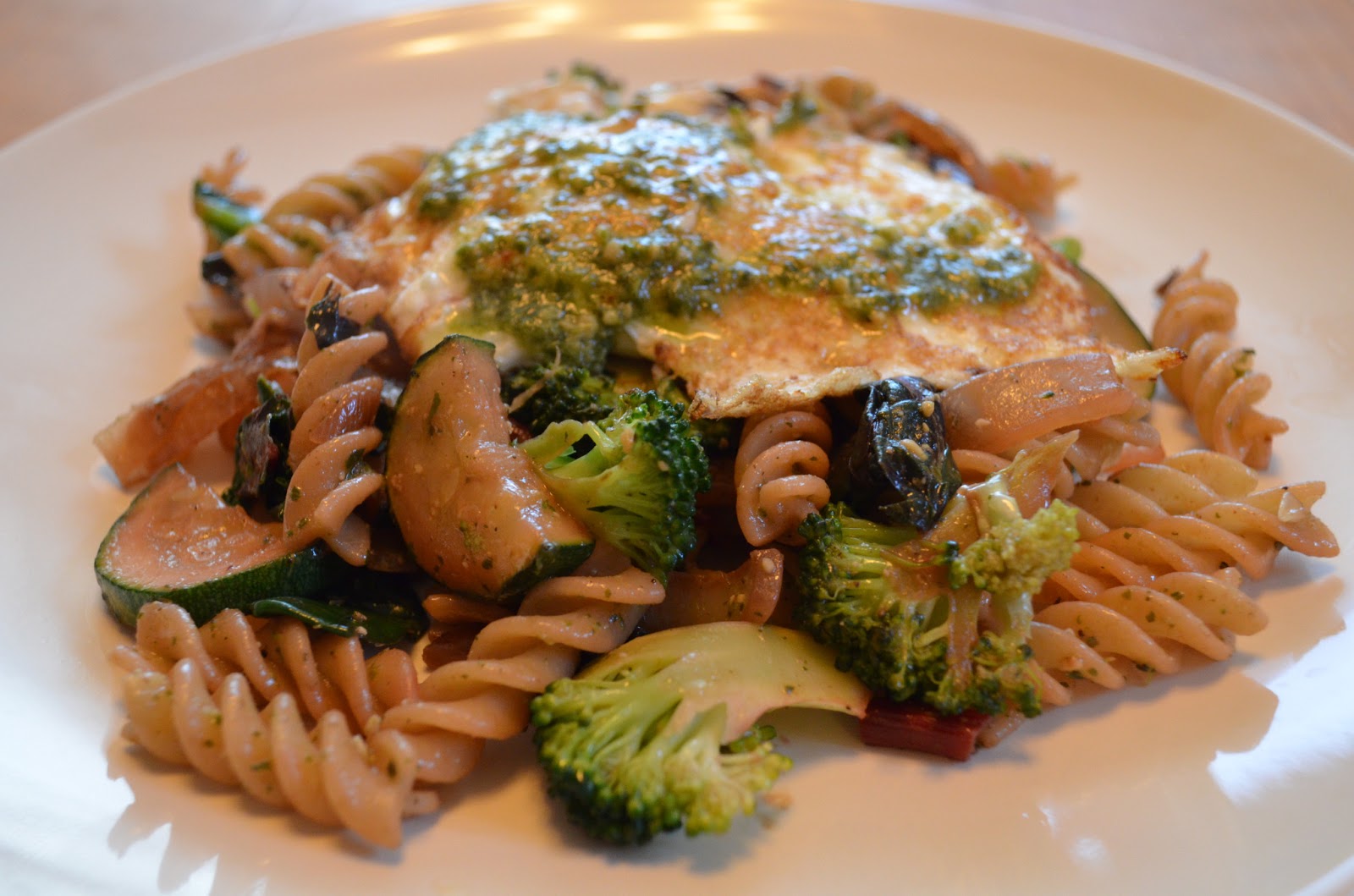 Healthy Seoul: Veggie Fusilli w/ Fried Egg