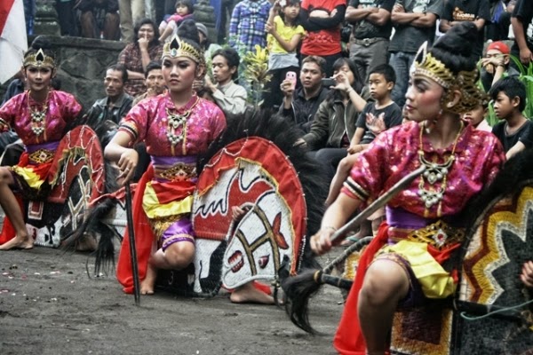SENI TARI JAWA TENGAH