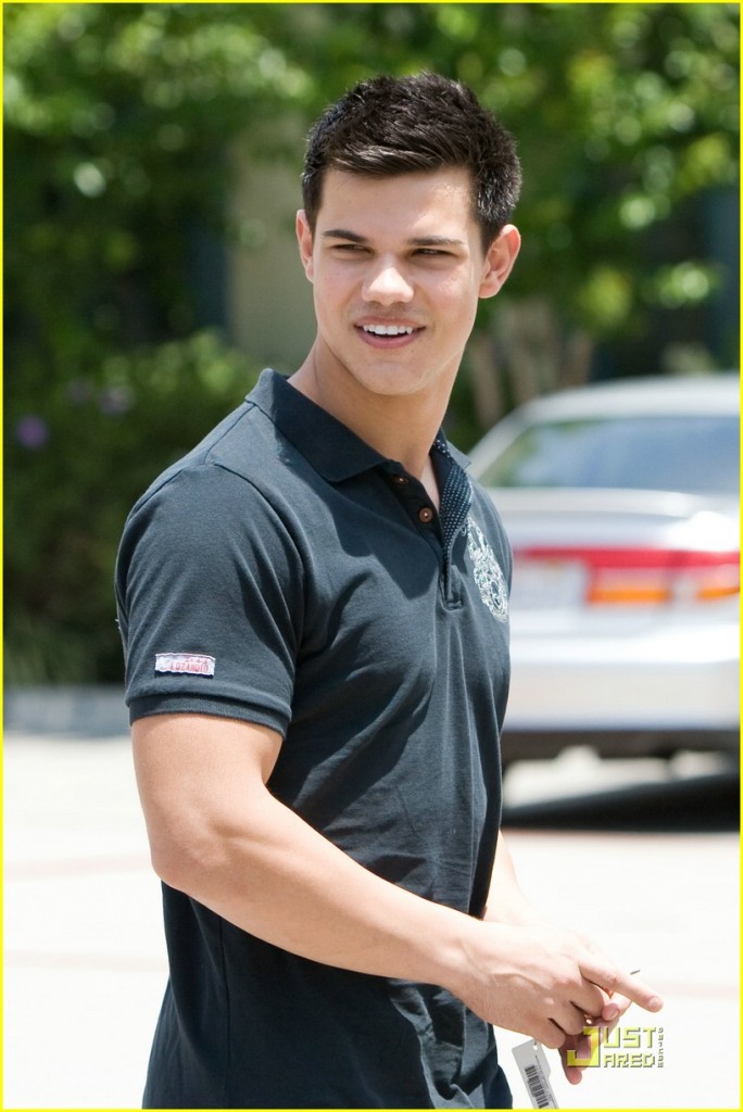 All About Showbiz: Taylor Lautner