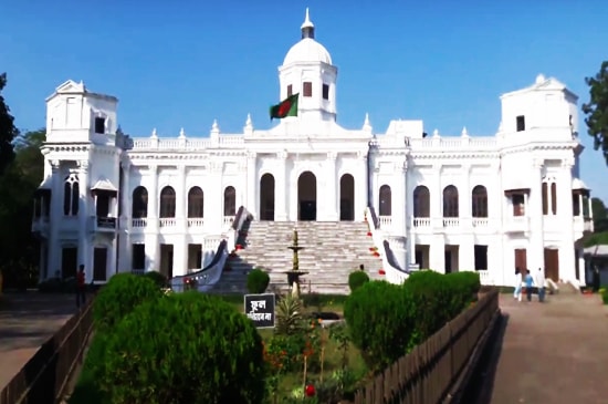 Places to Visit: Tajhat Palace of Rangpur - WikitravelBD