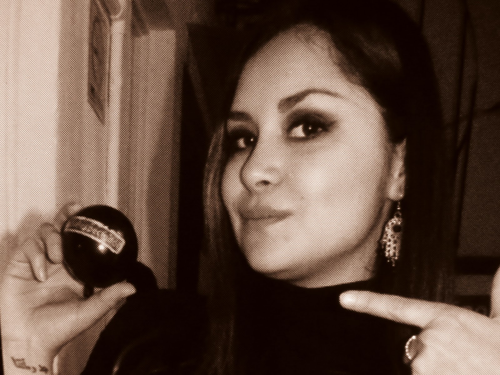 ESPECTACULARIO: DANIELA CORTES SONRISA DELATADORA