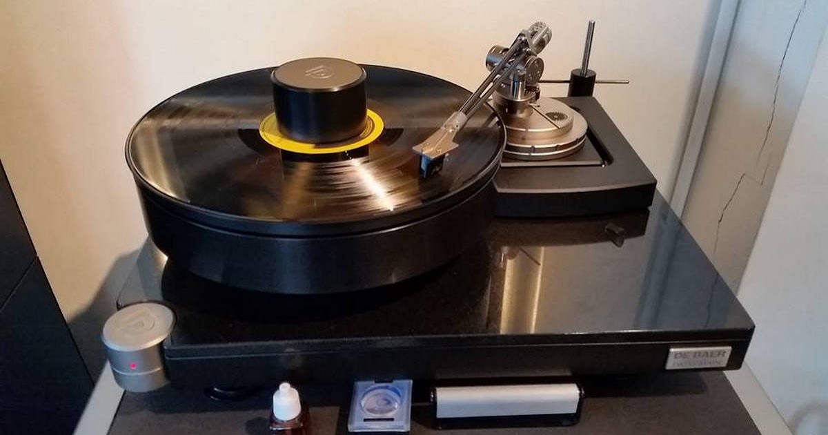 Wizard High-End Audio Blog: De Baer Saphir Turntable & Onyx Tonearm