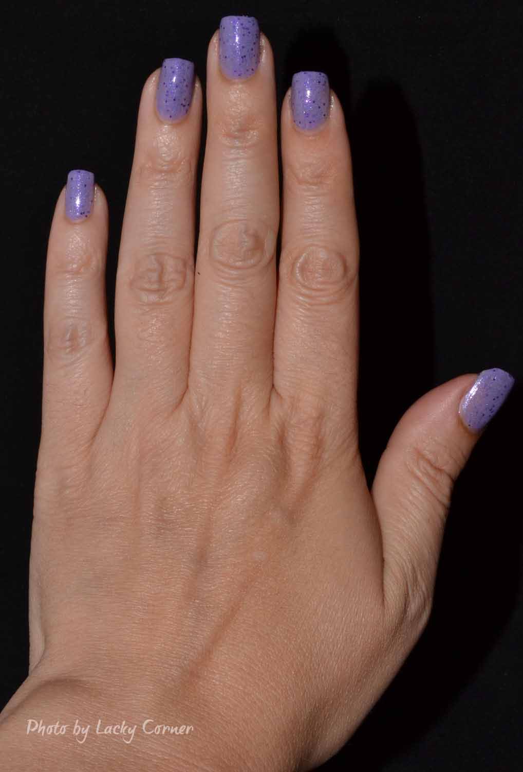 Lacky Corner: Ert val / Readers Choice! - Pahlish - Peculiar Purple Paste