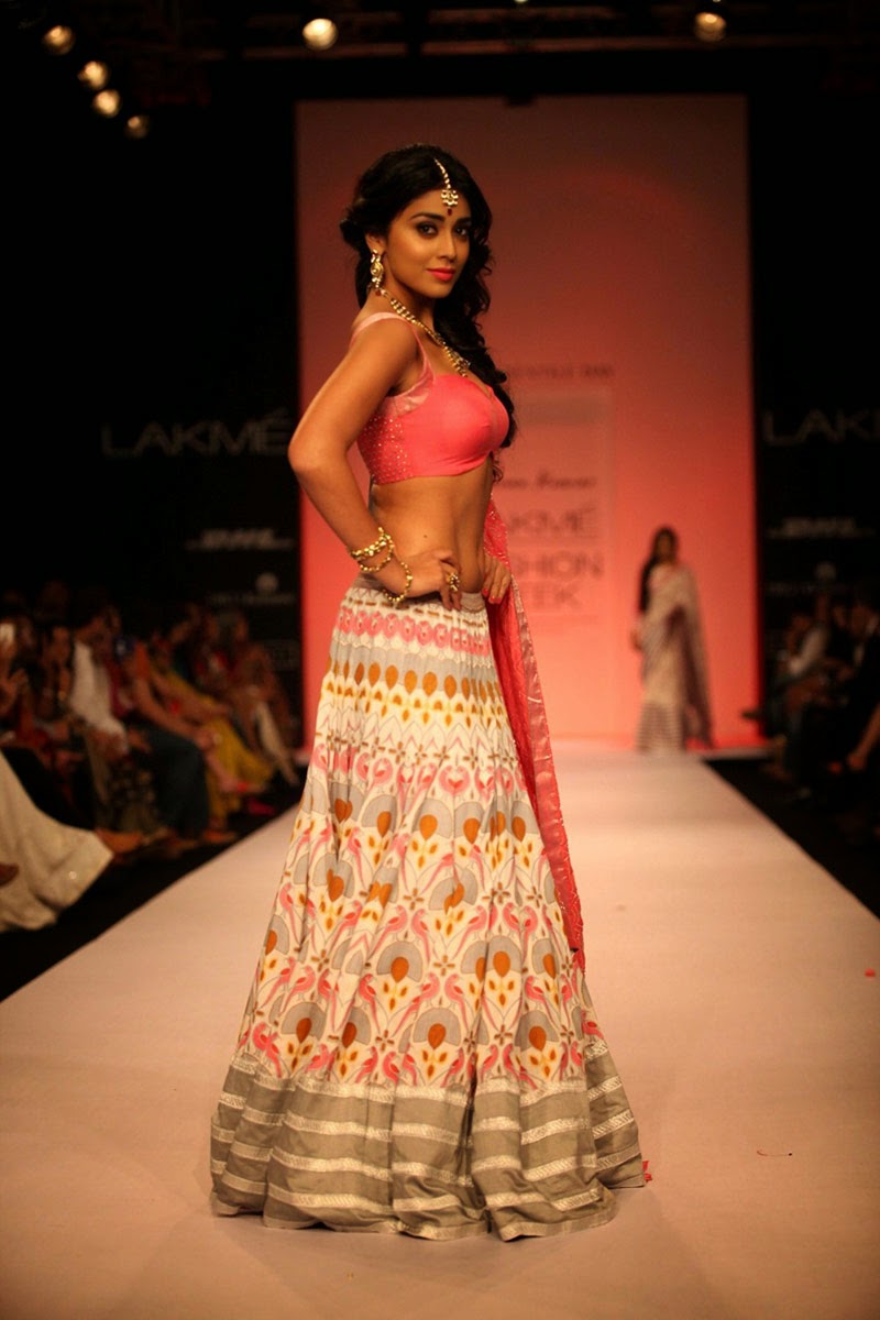 Shriya Saran latest Ramp Walk hot Photos Gallery