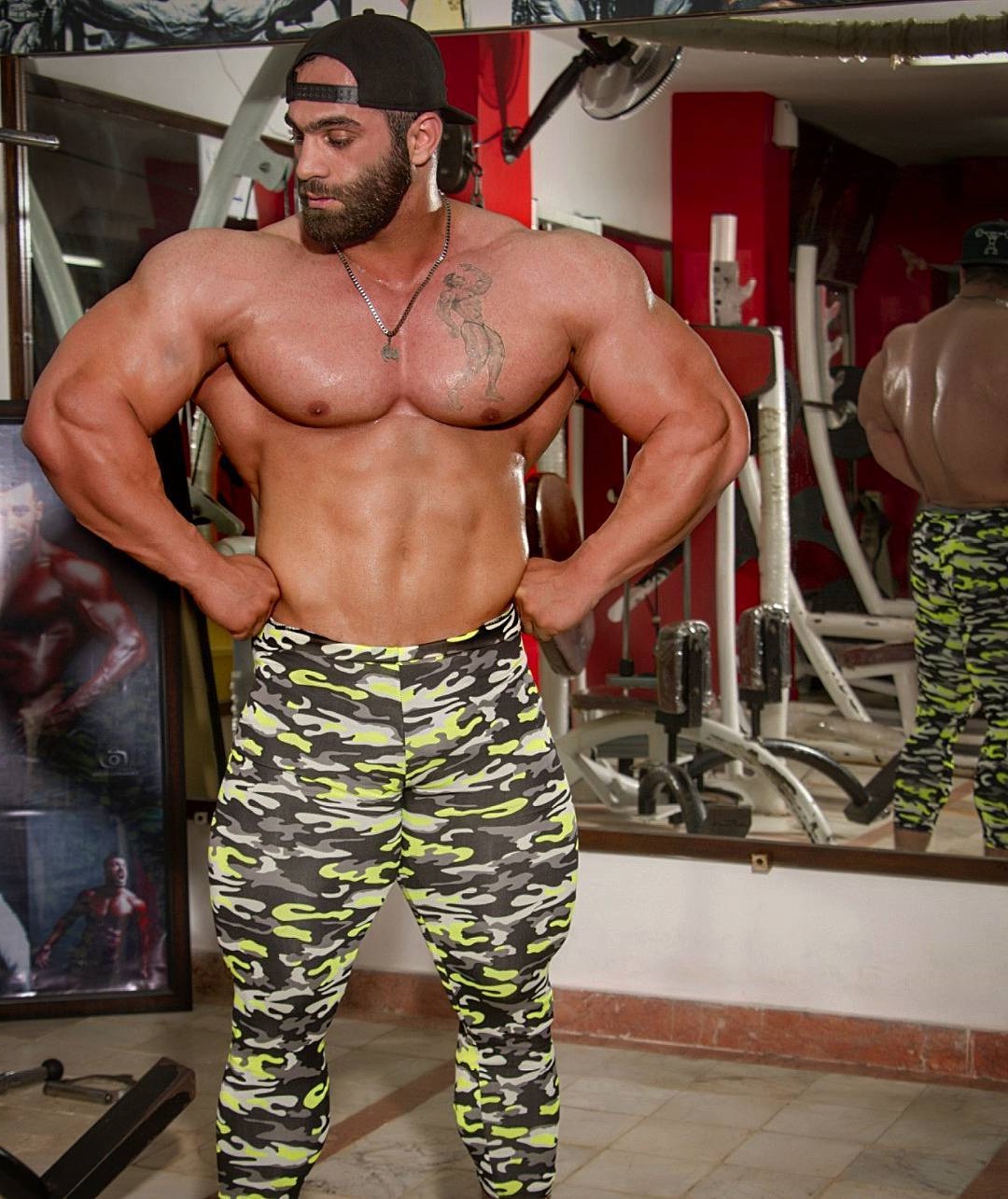 Muscle Lover: Iranian bodybuilder Hossein Rajaei