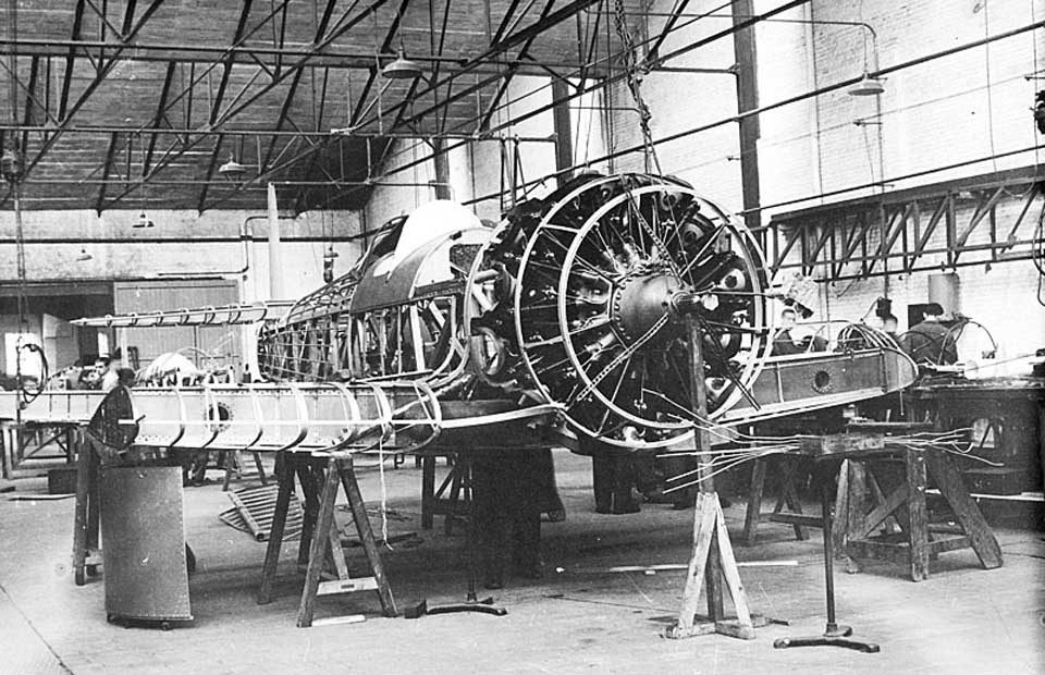 nhungdoicanh: Renard R-37