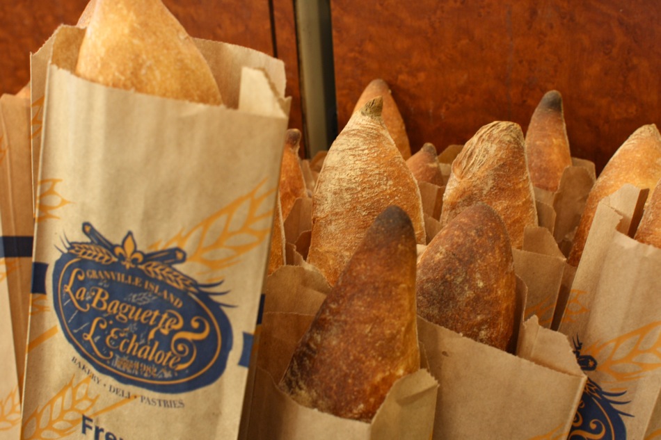 T and T: La Baguette et L'echalote