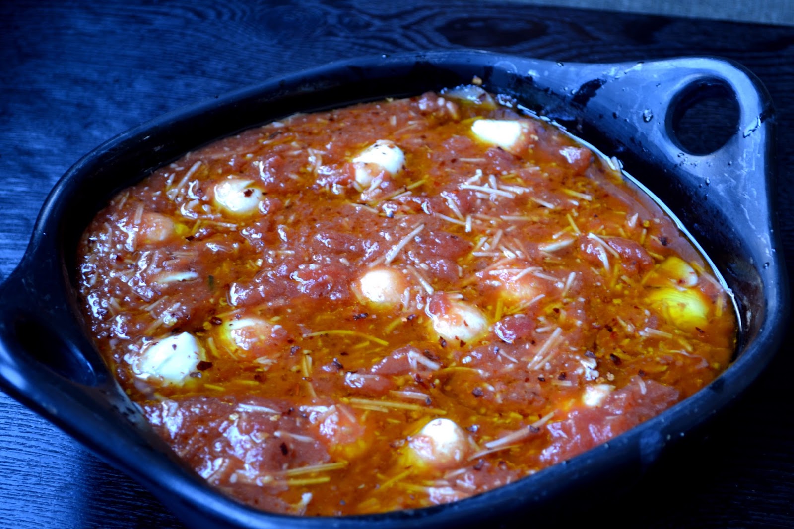 Hardly Housewives: Cheesy Tomato Oil