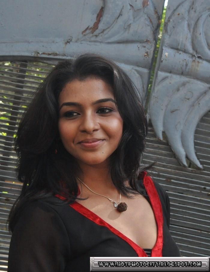 Kadhal Saranya Stills