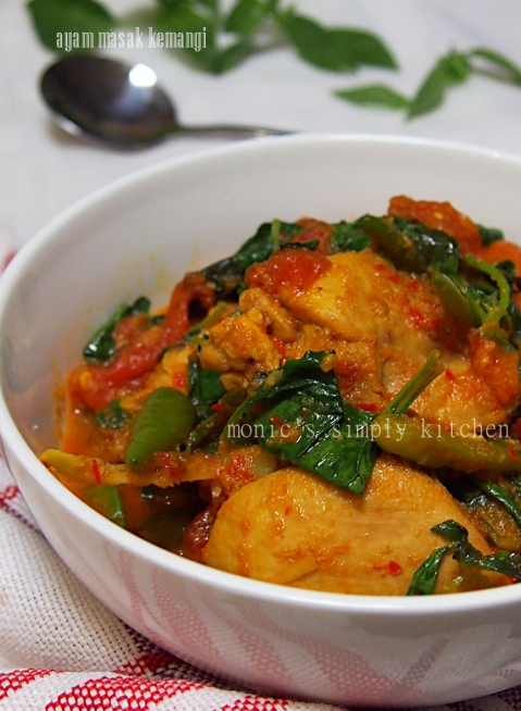 Memasak Dengan Bumbu Dasar : Ayam Masak Kemangi - Monic's Simply Kitchen