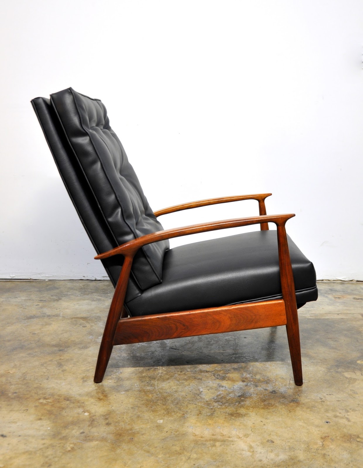 SELECT MODERN: Milo Baughman for James Inc. Recliner Lounge Chair