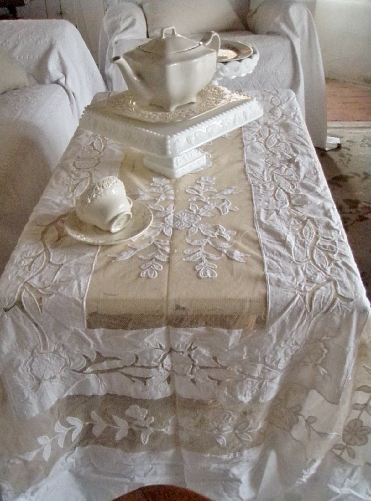 Cabin & Cottage : French Ivory & White