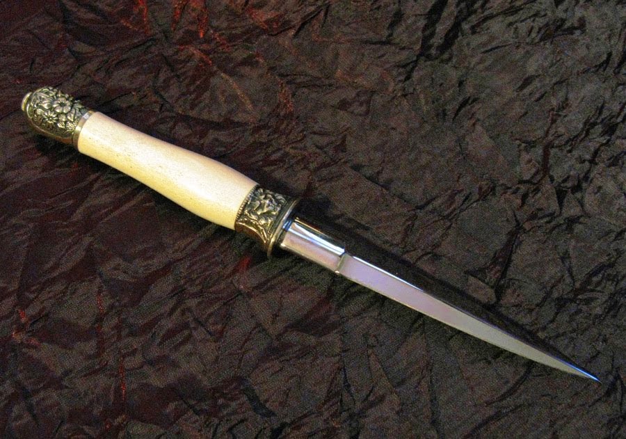 Le Temple de la Lune: Les outils magiques : tradition Wicca et pratique ...