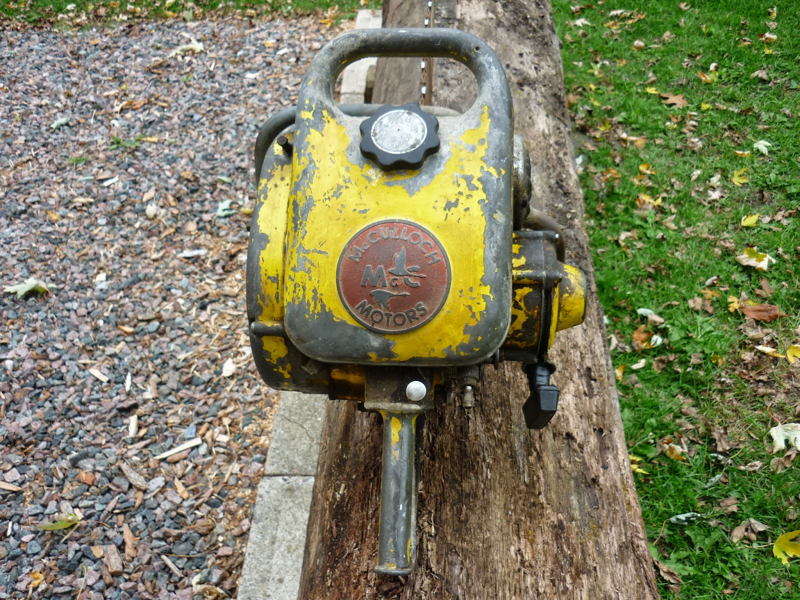 VINTAGE CHAINSAW COLLECTION: MCCULLOCH model 47.