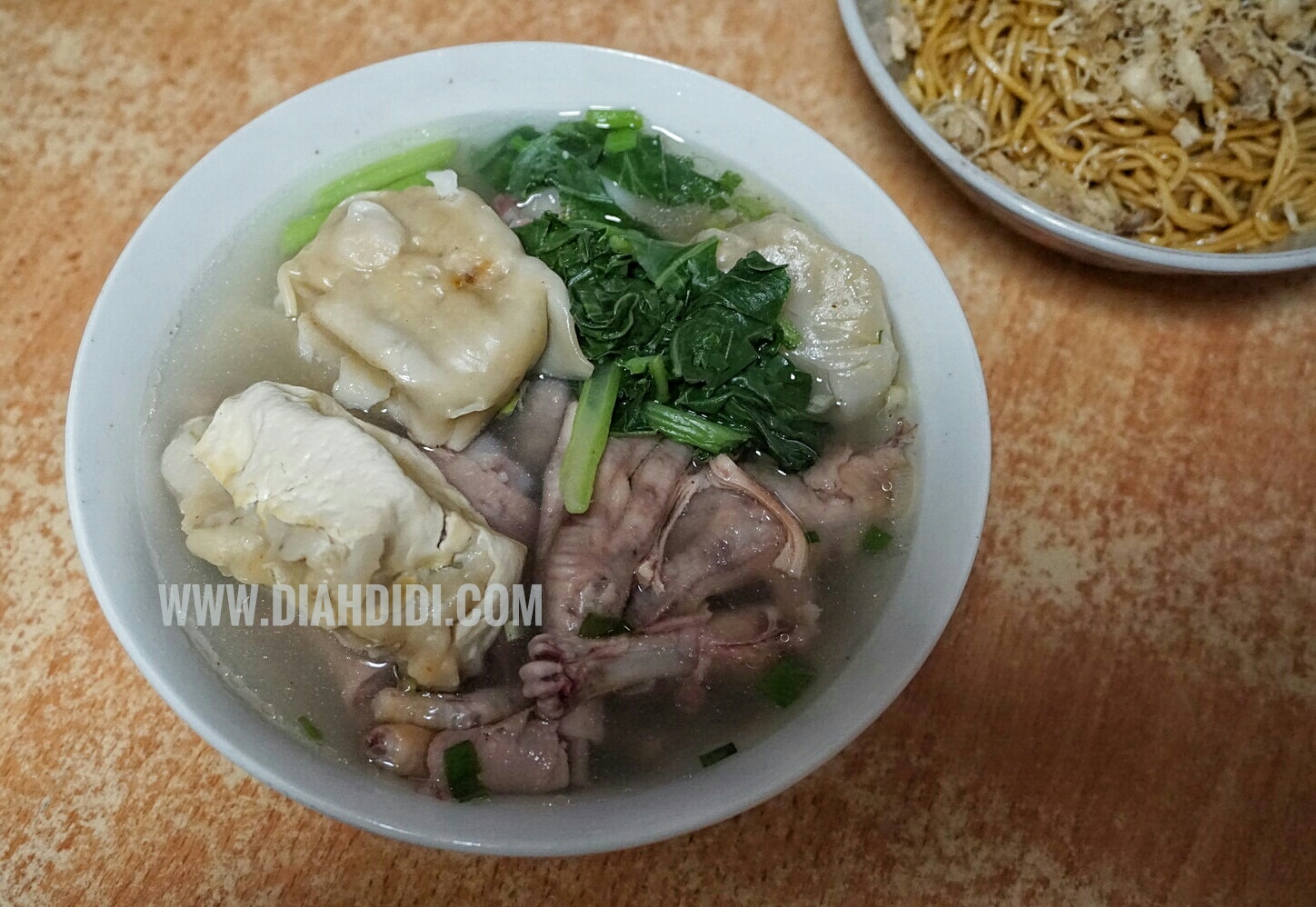 Mencicipi Mie Baso Akung bandung yang terkenal... - Gudang Resep Masakan