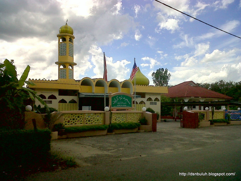 KAMPUNG DUSUN BULUH PULAI CHONDONG MACHANG KELANTAN: Masjid Tok Kerawat