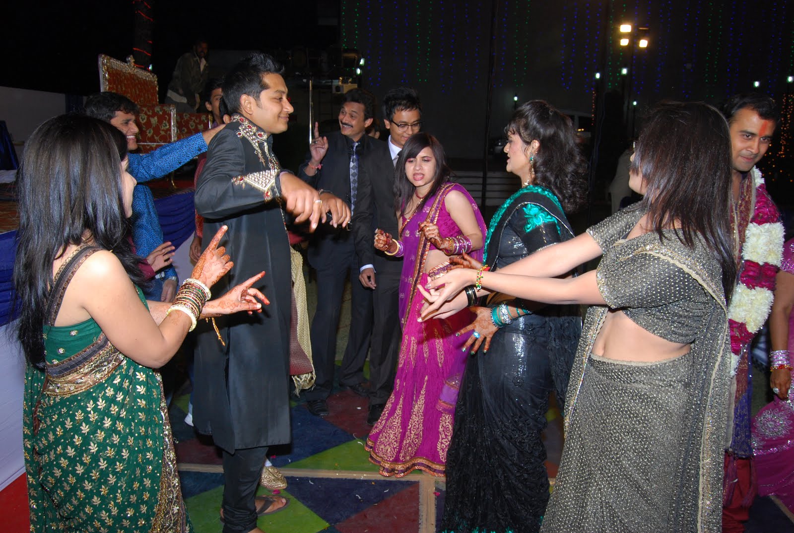 Beautiful Indian Girls In Shaadi 3 Chuttiyappa
