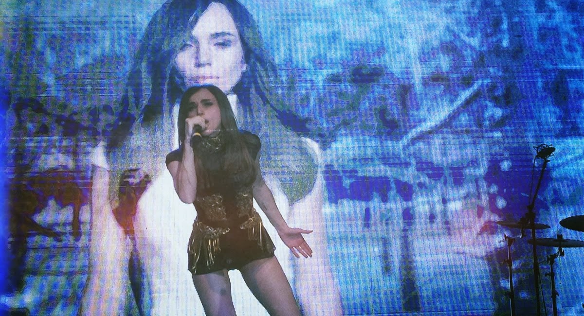 Gülşen İzmir Arena'da sevenleriyle buluştu | Gülşen