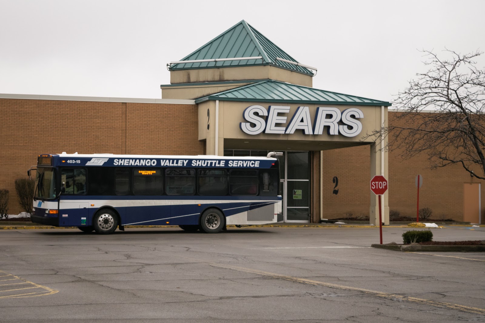 Dead and Dying retail: Shenango Valley Mall in Hermitage, Pennsylvania