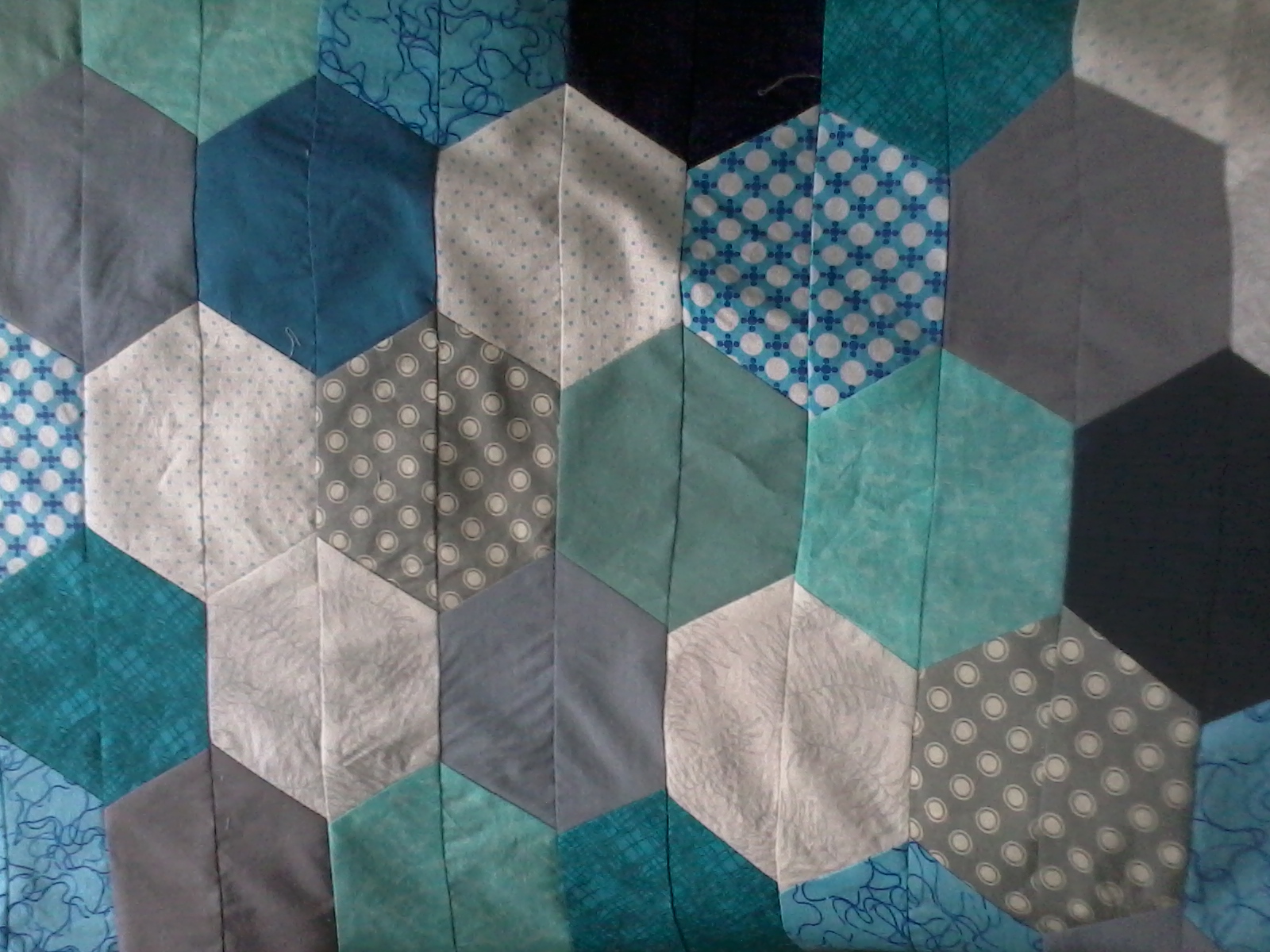 diddle dumpling: A hexagon quilt for Rowan