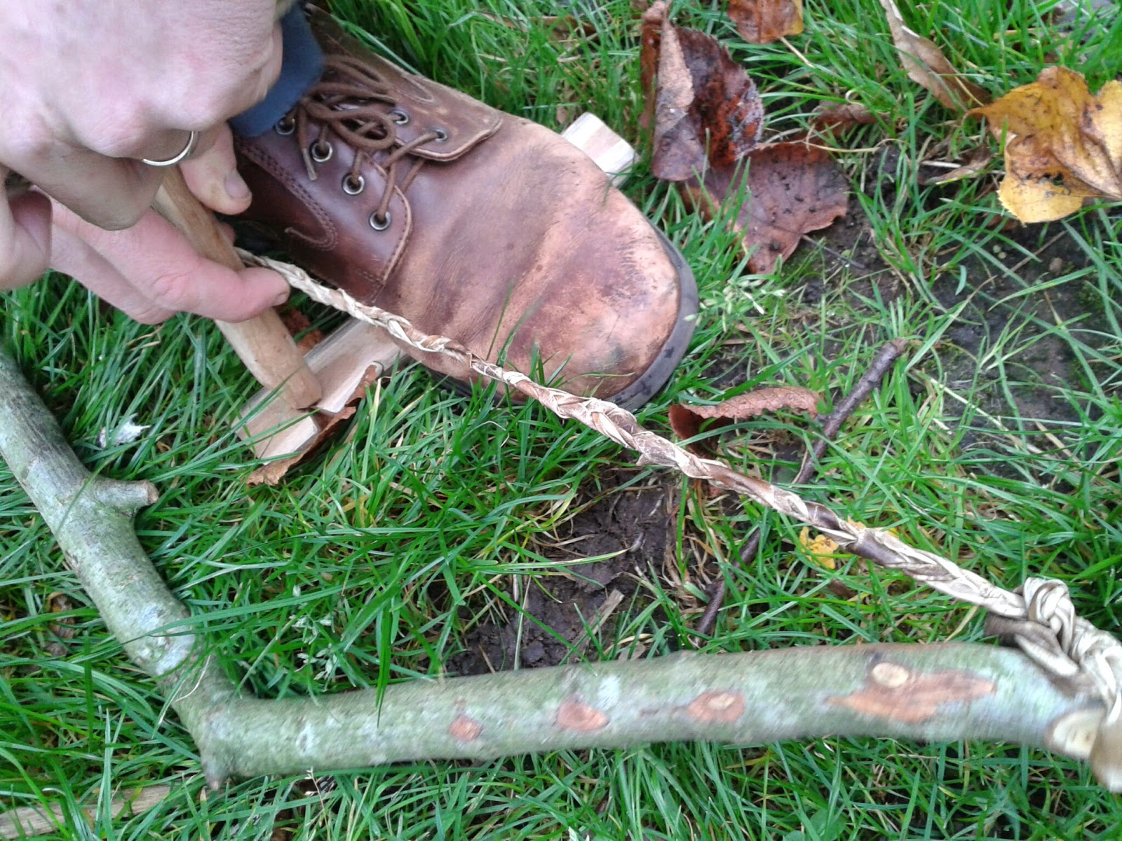 Bushcraft Education : Bushcraft Basics; Cordage