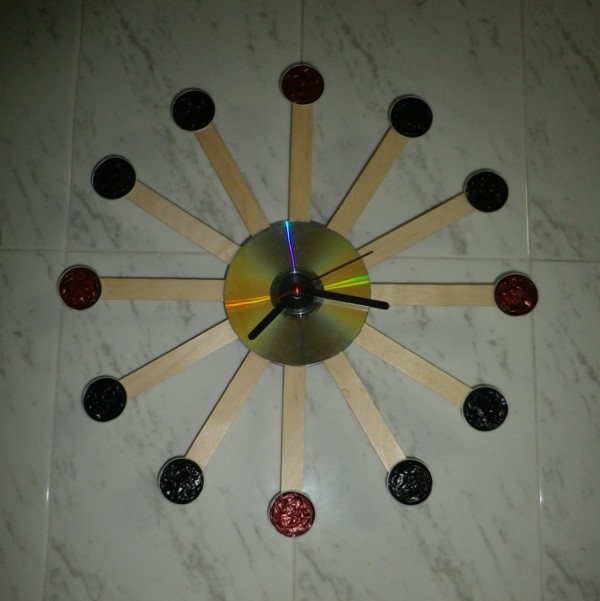 Mis cositas de manualidades: Reciclando las horas...