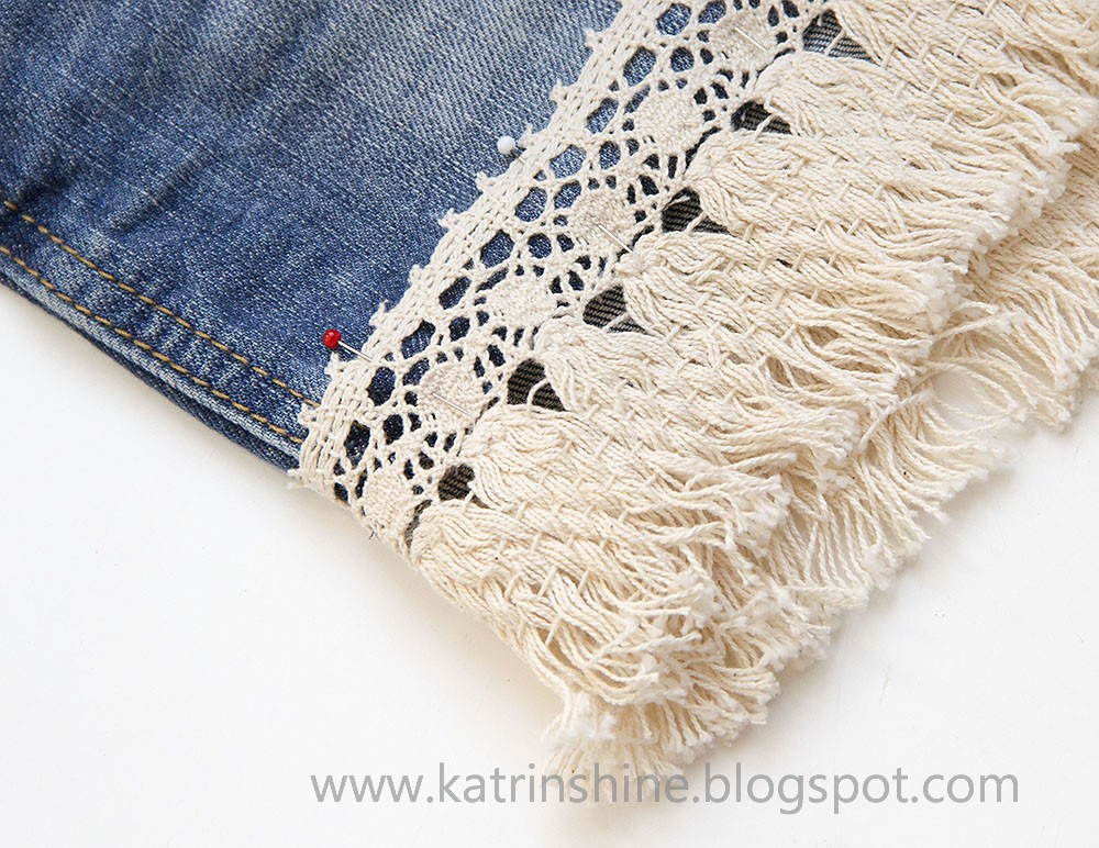 Katrinshine: Denim shorts decorated with lace ribbon