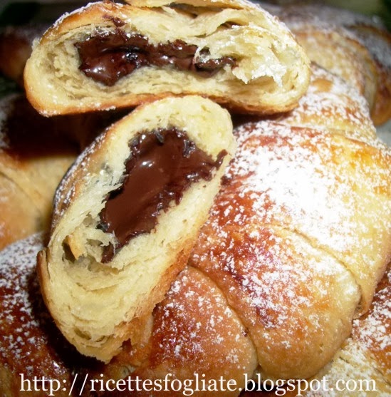 Ricette sfogliate..: CORNETTI SFOGLIATI, CROISSANT