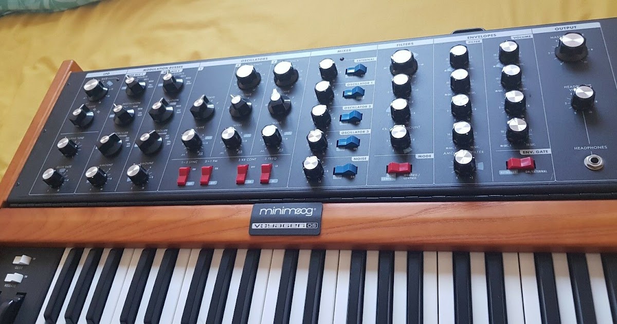 MATRIXSYNTH: Minimoog Voyager Old School