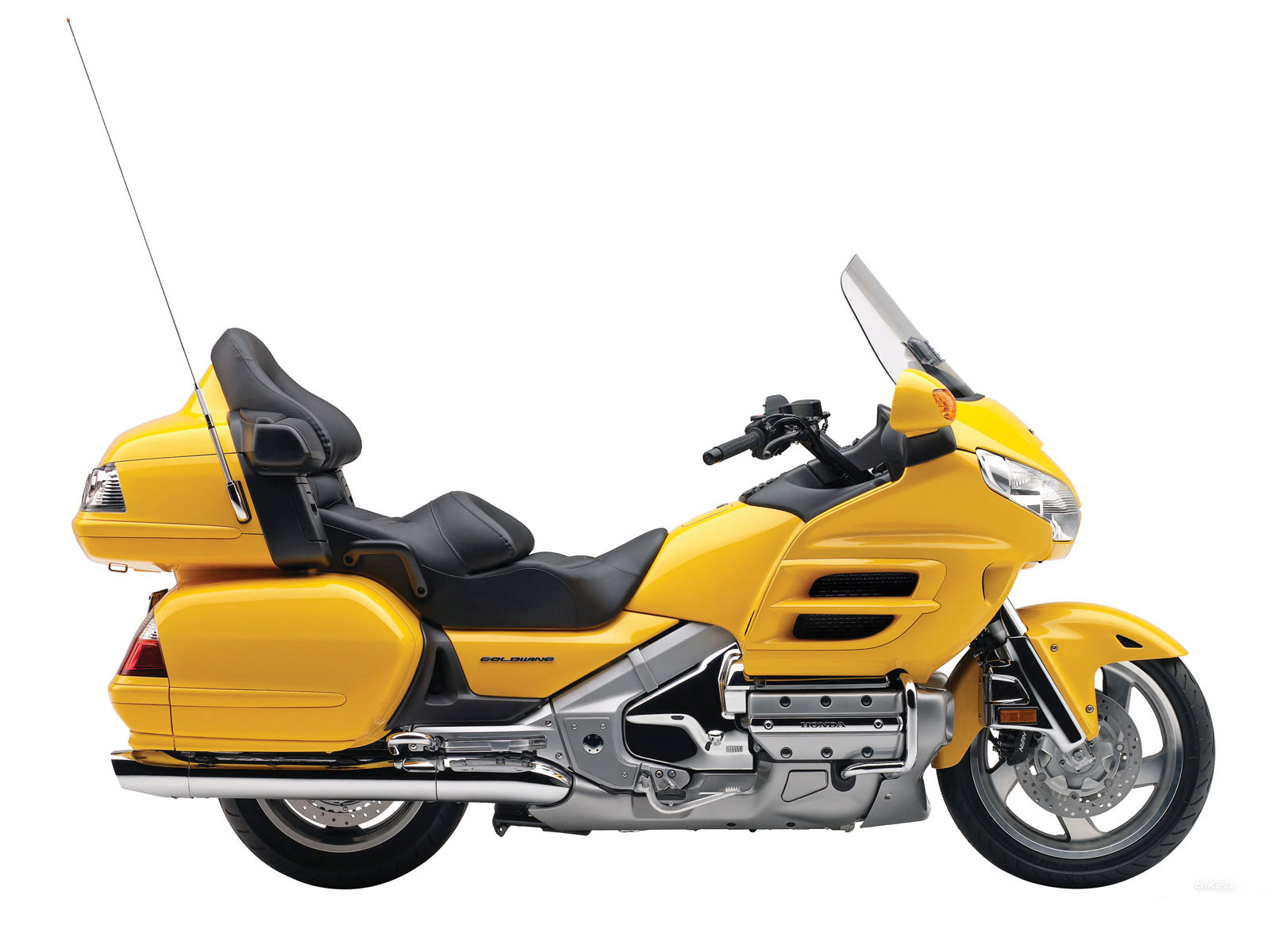 2010 HONDA Gold Wing motorcycle desktop wallpaper