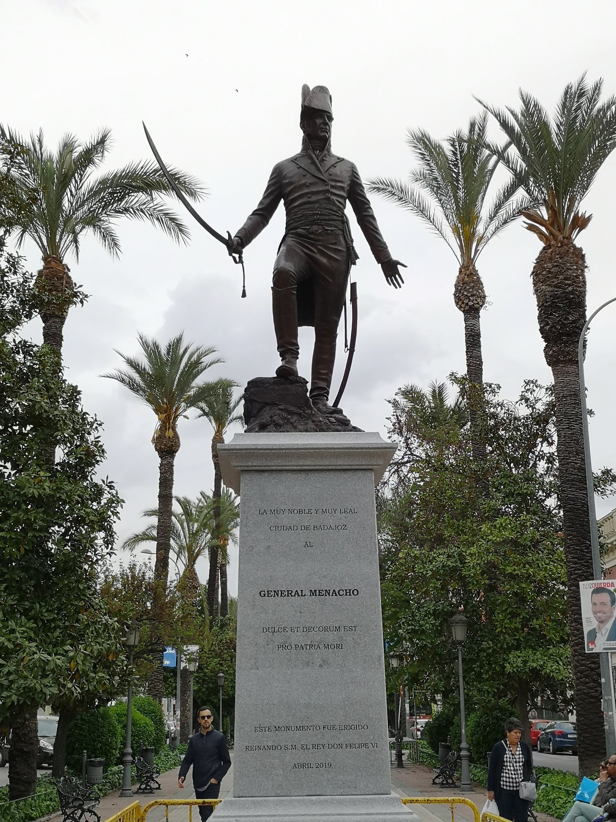 Historias pacenses: ACTUALIDAD. Estatua de Menacho
