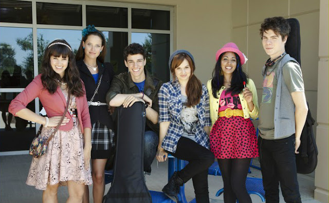 Eu vi: Radio Rebel - Tay Barboza