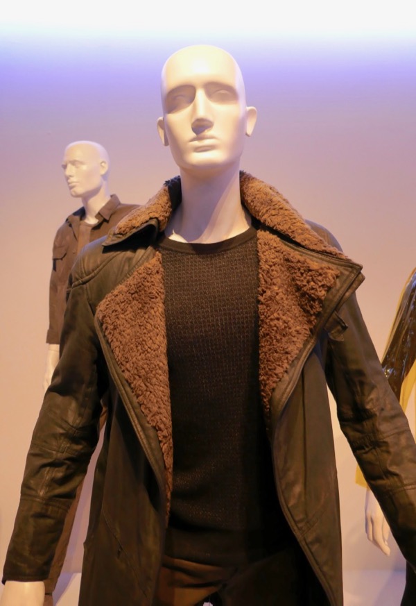 Hollywood Movie Costumes and Props: Blade Runner 2049 film costumes on ...