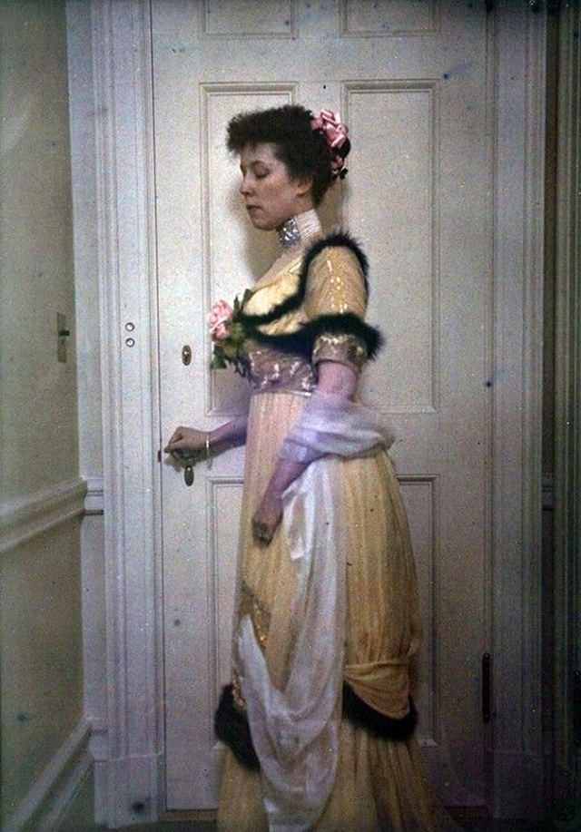 Vintage Fashion in Autochrome – Stunning Portraits of Women in Dresses ...