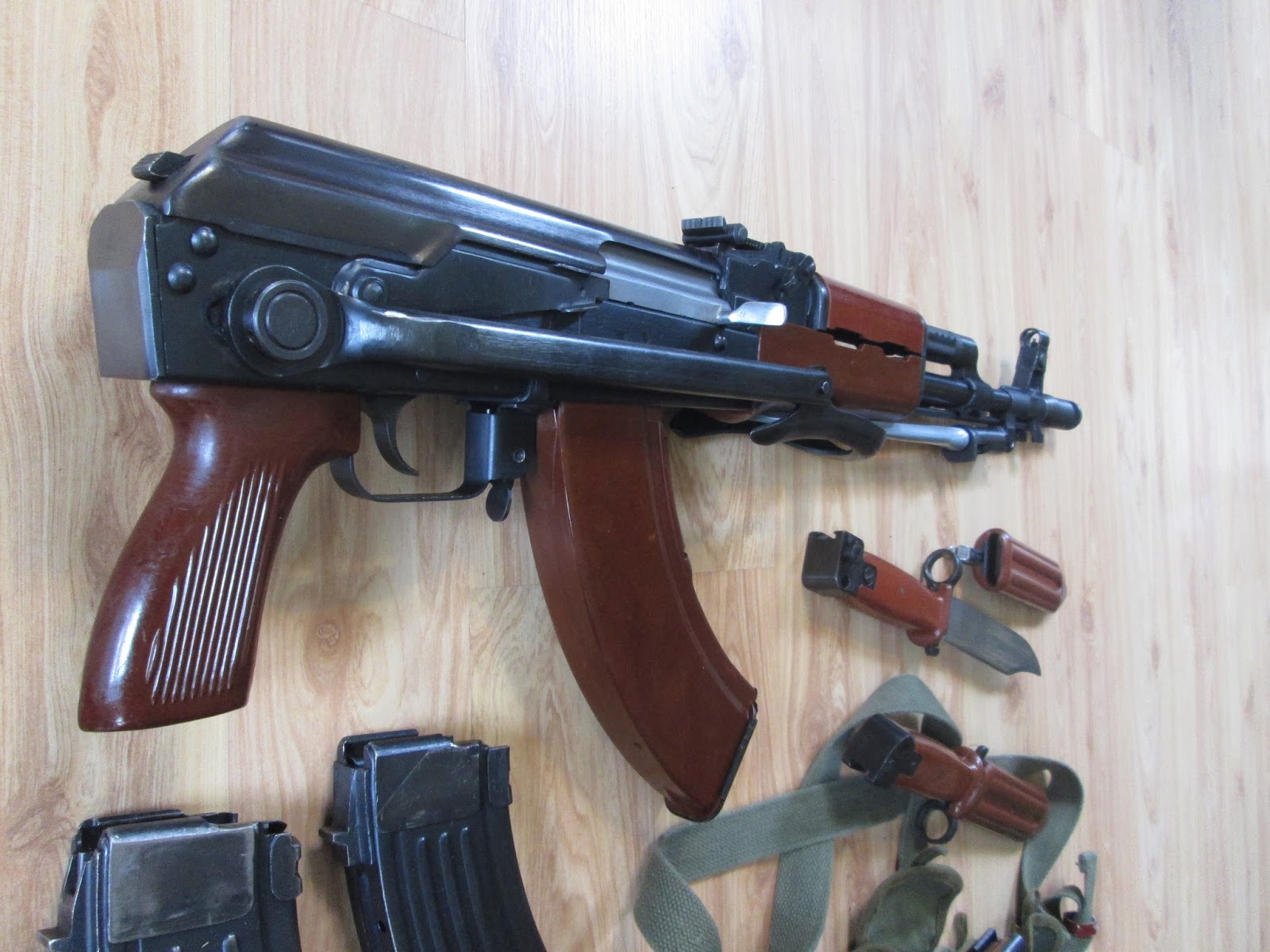 The Chinese AK-47 Blog: Double Under Folder Spiker Bayonet AK-47 Chicom ...
