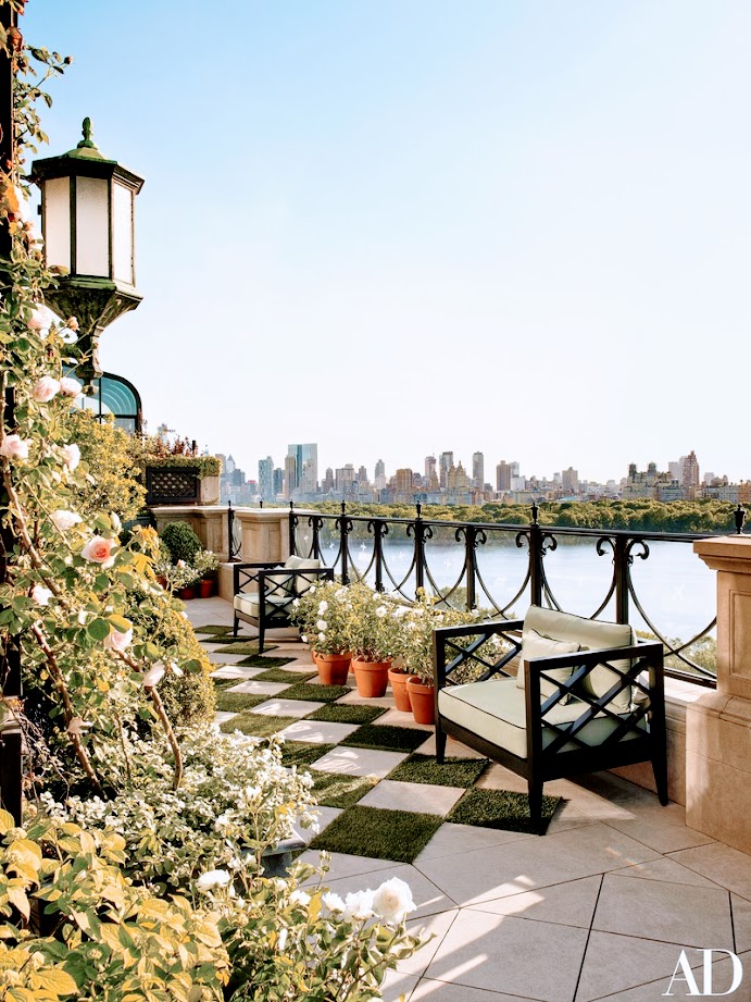 Decor Inspiration : Bette Midler’s Home and Garden in Manhattan | Cool ...