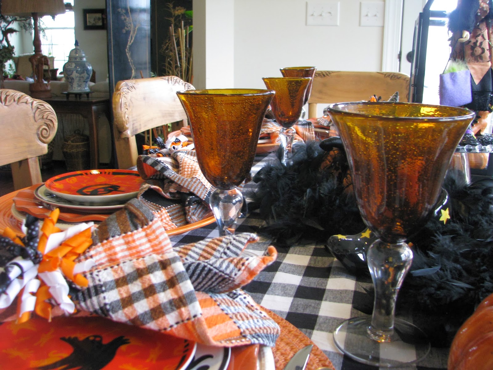 Designs by Pinky: HAPPY Halloween Table!!!!!