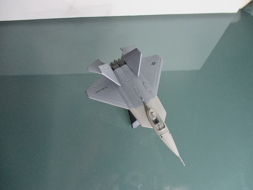 1/144 airbattle: 1/144 Lockheed Martin YF-22 Raptor - by Model Power