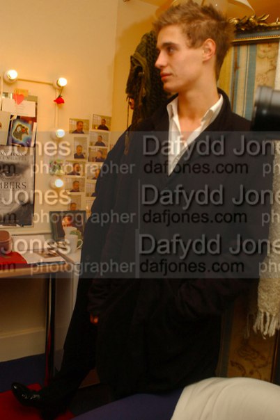 Max Irons Fan: New/Old Photos Of Max Irons with His Parents Jeremy ...
