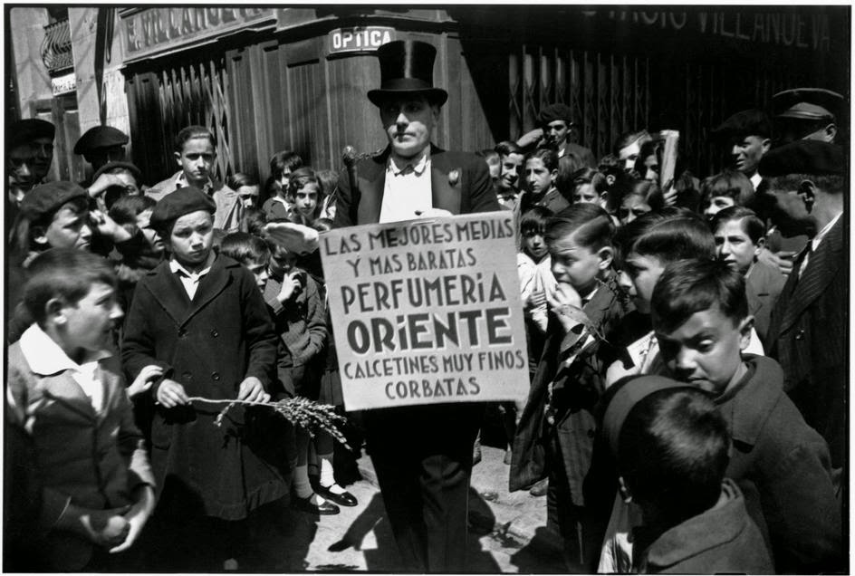 25 Amazing Black and White Photographs Capture Everyday Life in Spain ...