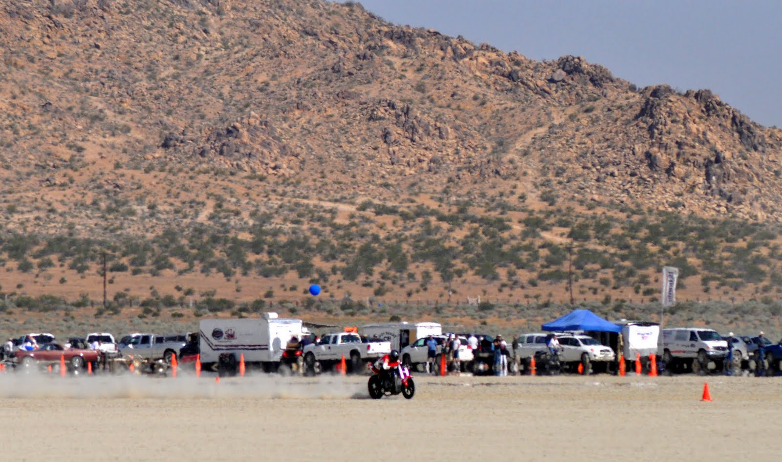 Just A Car Guy: May 14 2011 at El Mirage, dry lakes racing from start ...