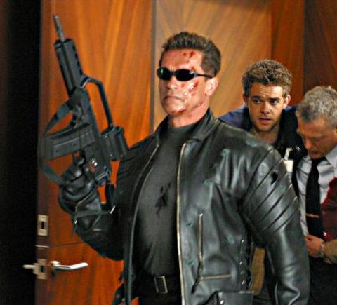 Armas y Cine (Weapons and Cinema): Terminator 3: La rebelión de las ...
