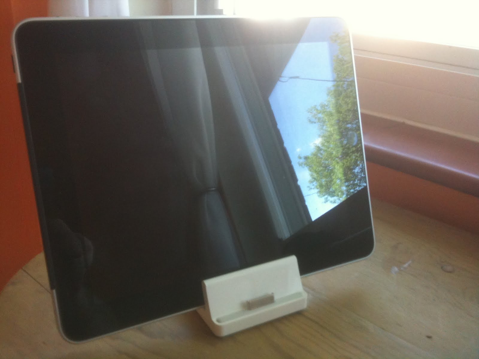 Schaefer Interactive: DIY iPad Horizontal Stand for $3