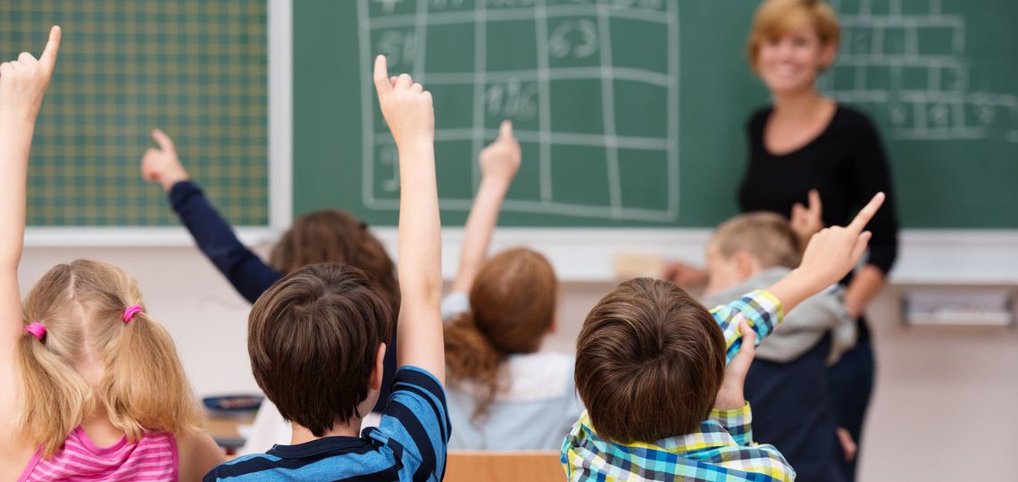 Ich übe mein Deutsch: Bild Beschreibung 3 - Kinder und Schule