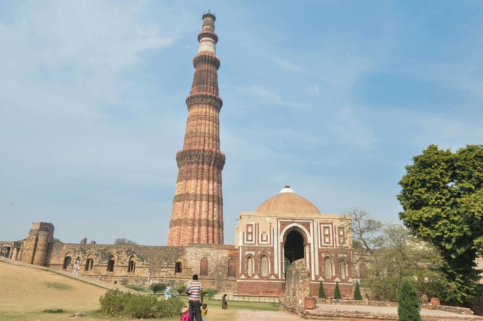 Mysterious World: Top 10 Historical Iconic places in India