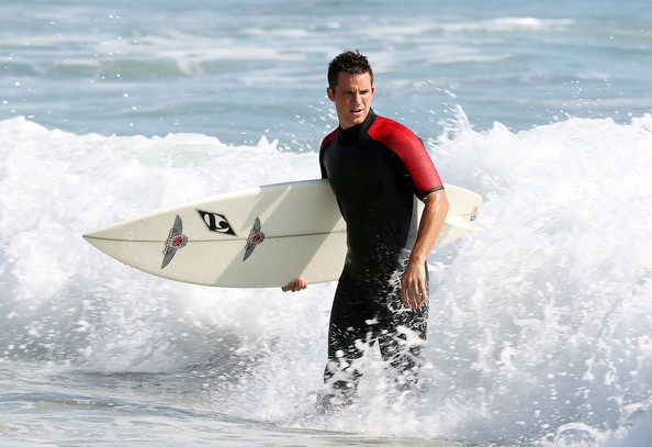 90210's Matt Lanter Surfs Up | Oh yes I am