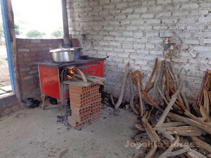 VEJA MAIRI: Na roça tem... fogão de lenha