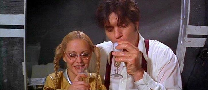 Effet Mandela / Effet Quantique et Altération du Réel: Moonraker - Dolly