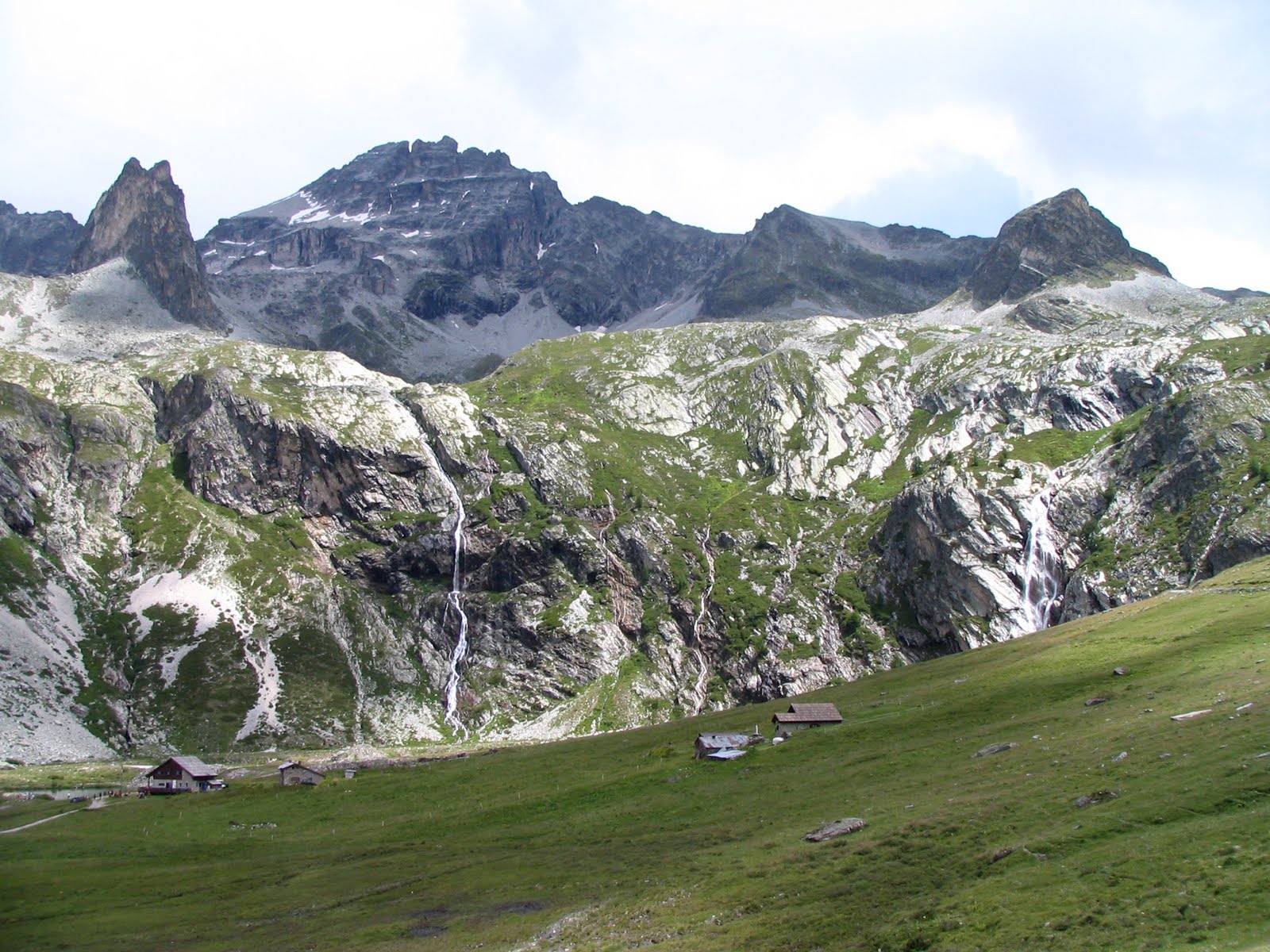 LA MULTI ANI, ROMANIA!: Turism montan in Italia (6). Refugiul Scarfiotti