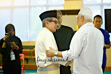 Di pengkebumian Dato Jamil Sulong 25 September 2014